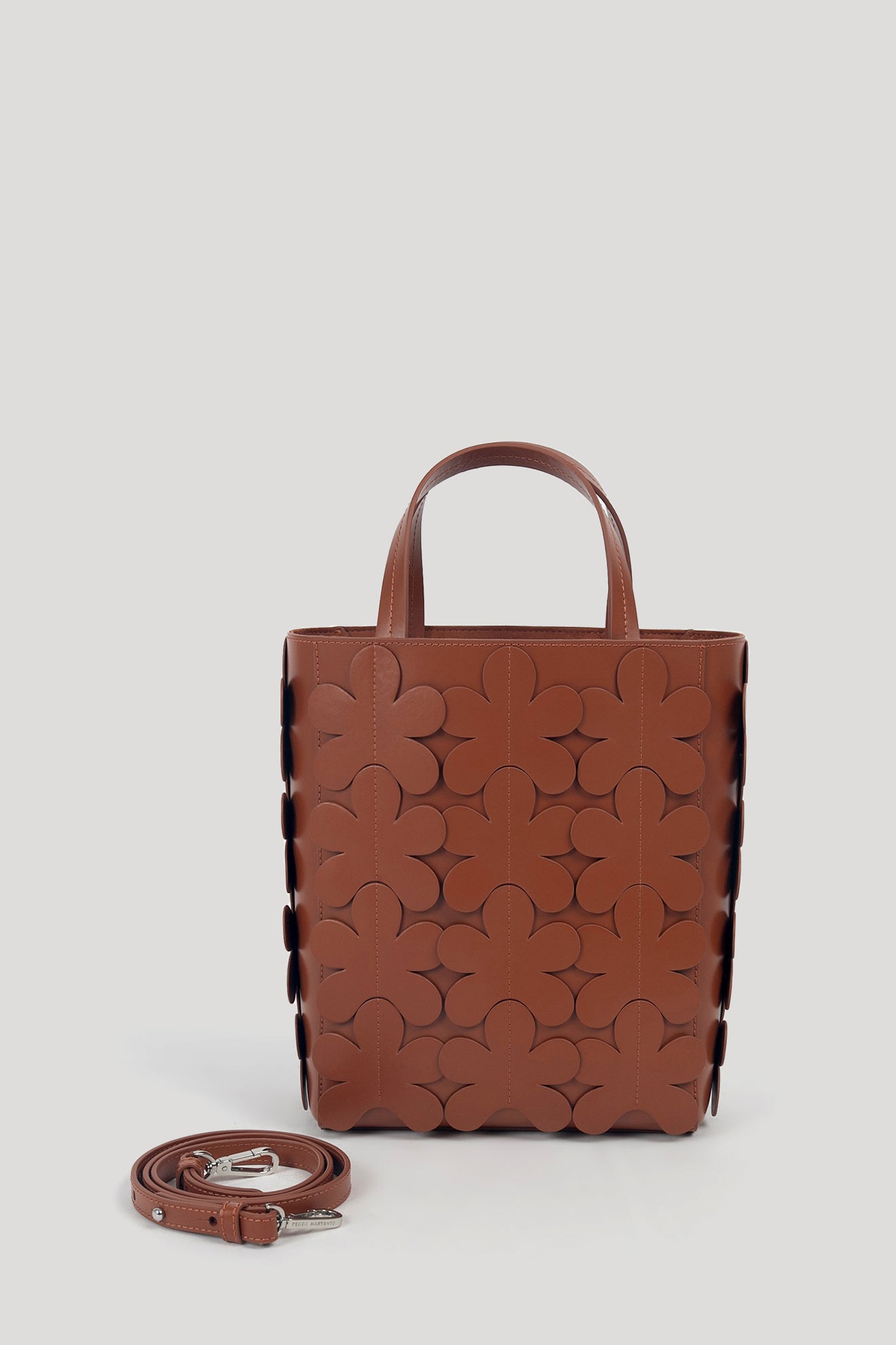 SCENIQUE Tote Bag in Tan – PEGGY HARTANTO